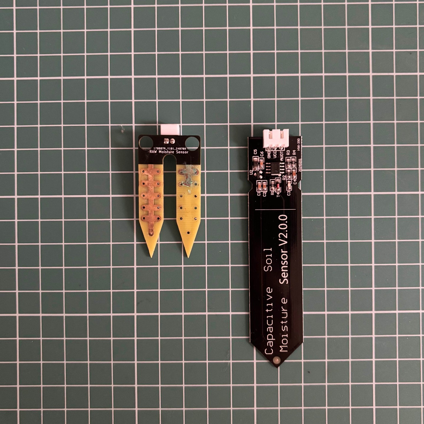 Figure 2: Comparison between the raw (V1) and capacitive (V2) soil ...
